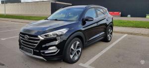 Black Hyundai Tucson 2016 in Panevezys, with an engine capacity of 2.00 L and mileage of 151 thousand km for 12700 €, photo 2 on AUTOMOTO.COM.LV