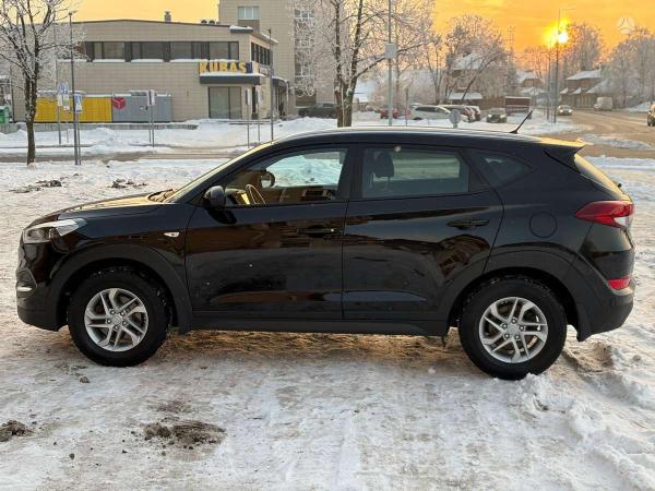 Melns Hyundai Tucson 2016 Šauļi, ar dzinēja tilpumu 1.69 L un nobraukumu 193 tūkst. km par 11300 €, foto 2 vietnē AUTOMOTO.COM.LV