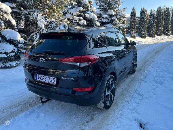 Melns Hyundai Tucson 2016 Utena, ar dzinēja tilpumu 1.69 L un nobraukumu 237 tūkst. km par 10250 €, foto 4 vietnē AUTOMOTO.COM.LV