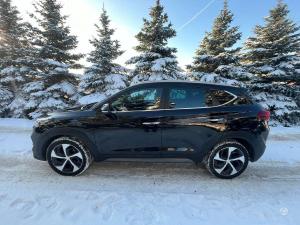 Black Hyundai Tucson 2016 in Utena, with an engine capacity of 1.69 L and mileage of 237 thousand km for 10250 €, photo 6 on AUTOMOTO.COM.LV