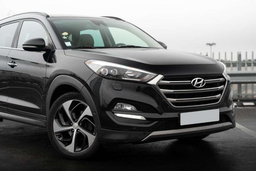 Melns Hyundai Tucson 2016 Viļņa, ar dzinēja tilpumu 1.69 L un nobraukumu 204 tūkst. km par 11800 €, foto 2 vietnē AUTOMOTO.COM.LV