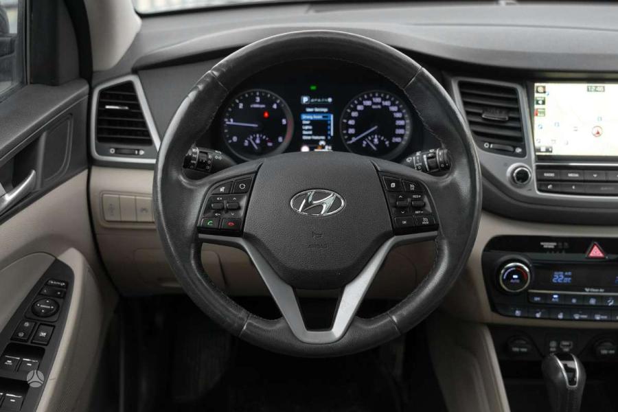 Melns Hyundai Tucson 2016 Viļņa, ar dzinēja tilpumu 1.69 L un nobraukumu 204 tūkst. km par 11800 €, foto 25 vietnē AUTOMOTO.COM.LV