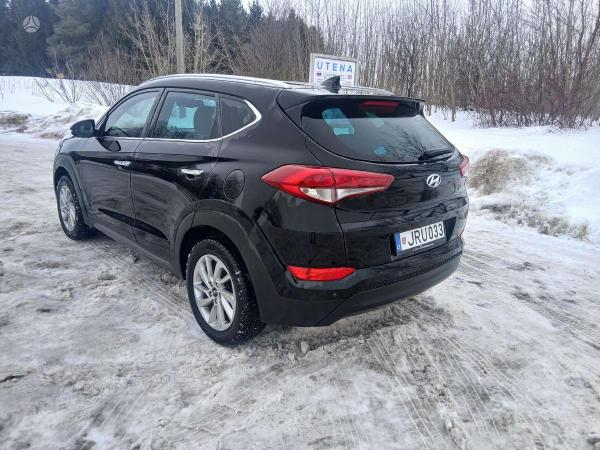 Melns Hyundai Tucson 2016 Utena, ar dzinēja tilpumu 1.69 L un nobraukumu 184 tūkst. km par 9700 €, foto 4 vietnē AUTOMOTO.COM.LV