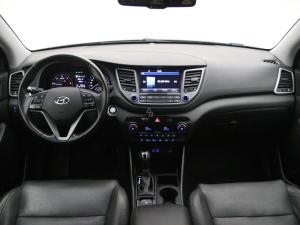 Black Hyundai Tucson 2016 in Vilnius, with an engine capacity of 1.70 L and mileage of 241 thousand km for 12799 €, photo 3 on AUTOMOTO.COM.LV