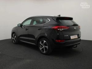 Black Hyundai Tucson 2016 in Vilnius, with an engine capacity of 1.70 L and mileage of 241 thousand km for 12799 €, photo 8 on AUTOMOTO.COM.LV