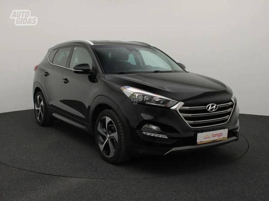 Black Hyundai Tucson 2016 in Vilnius, with an engine capacity of 1.70 L and mileage of 241 thousand km for 12799 €, photo 11 on AUTOMOTO.COM.LV