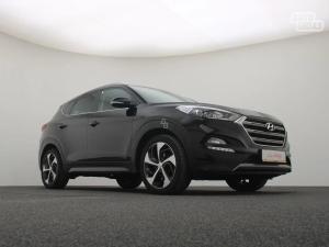 Black Hyundai Tucson 2016 in Vilnius, with an engine capacity of 1.70 L and mileage of 241 thousand km for 12799 €, photo 12 on AUTOMOTO.COM.LV