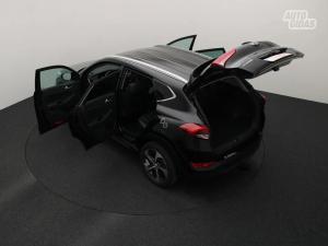 Black Hyundai Tucson 2016 in Vilnius, with an engine capacity of 1.70 L and mileage of 241 thousand km for 12799 €, photo 14 on AUTOMOTO.COM.LV