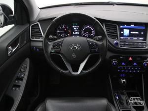 Black Hyundai Tucson 2016 in Vilnius, with an engine capacity of 1.70 L and mileage of 241 thousand km for 12799 €, photo 18 on AUTOMOTO.COM.LV