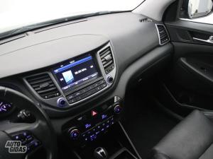 Black Hyundai Tucson 2016 in Vilnius, with an engine capacity of 1.70 L and mileage of 241 thousand km for 12799 €, photo 22 on AUTOMOTO.COM.LV