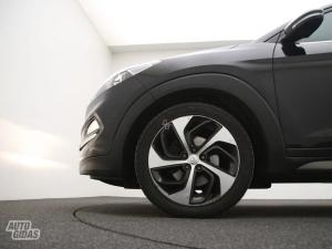 Black Hyundai Tucson 2016 in Vilnius, with an engine capacity of 1.70 L and mileage of 241 thousand km for 12799 €, photo 28 on AUTOMOTO.COM.LV