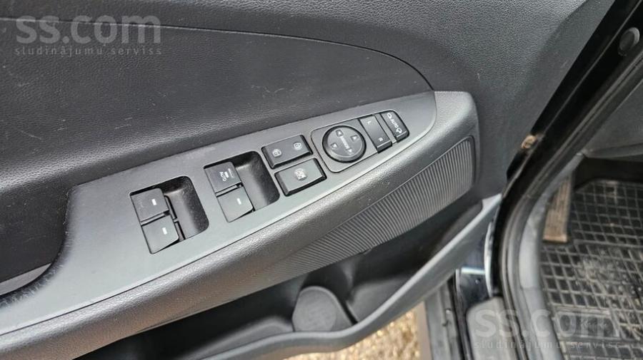 Melns Hyundai Tucson 2016 Rīga, ar dzinēja tilpumu 1.60 L un nobraukumu 247 tūkst. km par 11500 €, foto 10 vietnē AUTOMOTO.COM.LV