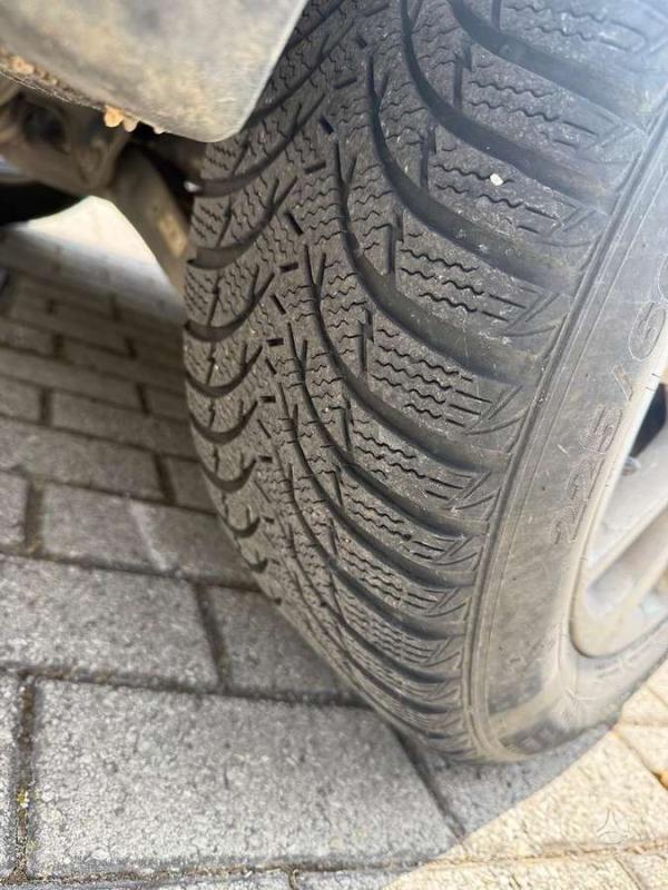 Black Hyundai Tucson 2016 in Siauliai, with an engine capacity of 1.69 L and mileage of 196 thousand km for 7900 €, photo 10 on AUTOMOTO.COM.LV