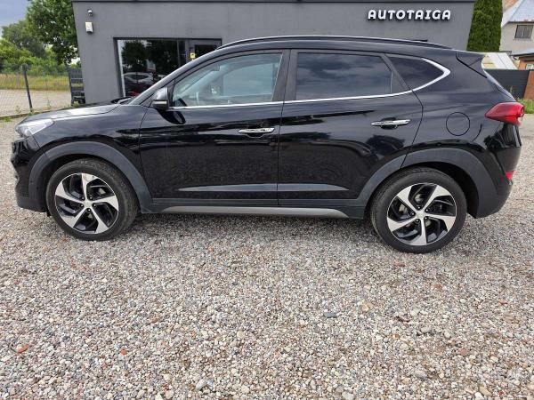 Black Hyundai Tucson 2016 in Taurage, with an engine capacity of 1.70 L and mileage of 260 thousand km for 10200 €, photo 2 on AUTOMOTO.COM.LV