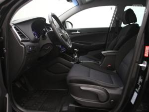 Black Hyundai Tucson 2016 in Vilnius, with an engine capacity of 1.70 L and mileage of 169 thousand km for 12499 €, photo 5 on AUTOMOTO.COM.LV