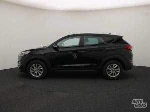 Black Hyundai Tucson 2016 in Vilnius, with an engine capacity of 1.70 L and mileage of 169 thousand km for 12499 €, photo 7 on AUTOMOTO.COM.LV