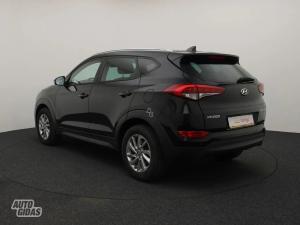 Black Hyundai Tucson 2016 in Vilnius, with an engine capacity of 1.70 L and mileage of 169 thousand km for 12499 €, photo 8 on AUTOMOTO.COM.LV