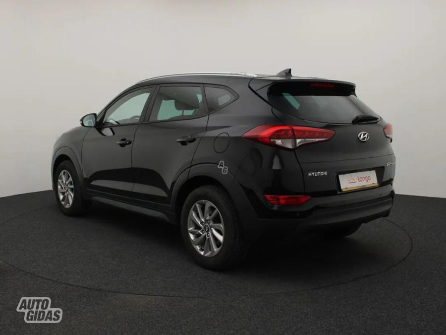 Black Hyundai Tucson 2016 in Vilnius, with an engine capacity of 1.70 L and mileage of 169 thousand km for 12499 €, photo 8 on AUTOMOTO.COM.LV
