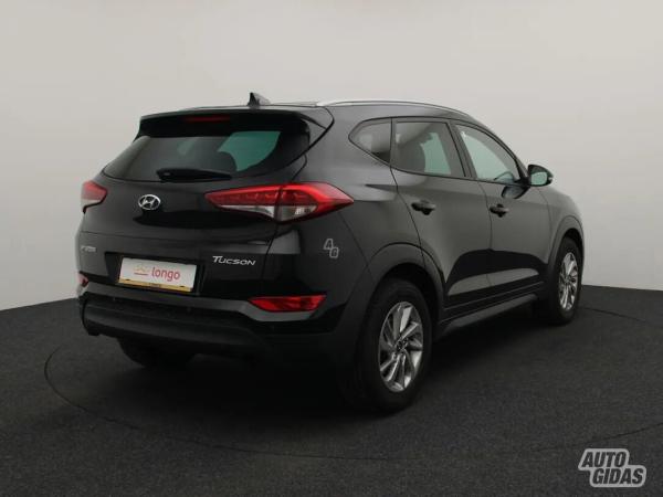 Black Hyundai Tucson 2016 in Vilnius, with an engine capacity of 1.70 L and mileage of 169 thousand km for 12499 €, photo 8 on AUTOMOTO.COM.LV