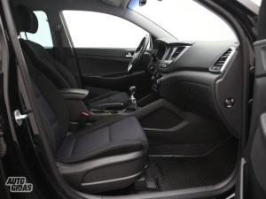 Black Hyundai Tucson 2016 in Vilnius, with an engine capacity of 1.70 L and mileage of 169 thousand km for 12499 €, photo 15 on AUTOMOTO.COM.LV
