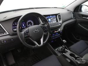 Black Hyundai Tucson 2016 in Vilnius, with an engine capacity of 1.70 L and mileage of 169 thousand km for 12499 €, photo 17 on AUTOMOTO.COM.LV