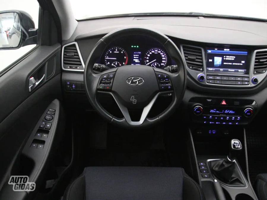 Black Hyundai Tucson 2016 in Vilnius, with an engine capacity of 1.70 L and mileage of 169 thousand km for 12499 €, photo 18 on AUTOMOTO.COM.LV