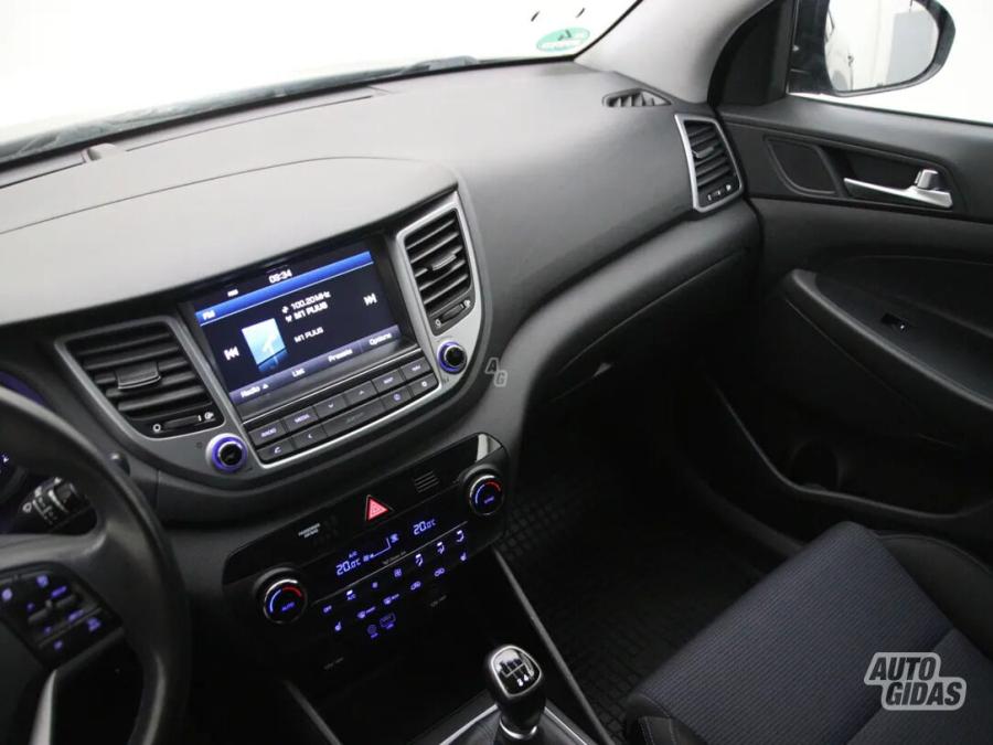 Black Hyundai Tucson 2016 in Vilnius, with an engine capacity of 1.70 L and mileage of 169 thousand km for 12499 €, photo 22 on AUTOMOTO.COM.LV