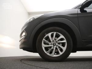 Black Hyundai Tucson 2016 in Vilnius, with an engine capacity of 1.70 L and mileage of 169 thousand km for 12499 €, photo 28 on AUTOMOTO.COM.LV