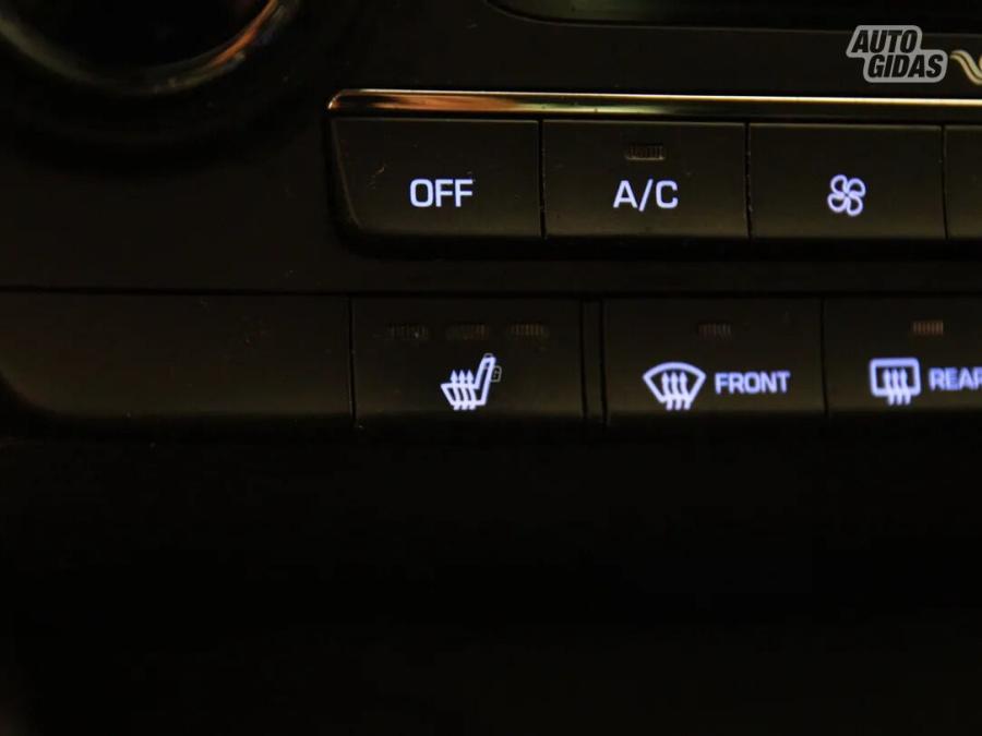 Black Hyundai Tucson 2016 in Vilnius, with an engine capacity of 1.70 L and mileage of 169 thousand km for 12499 €, photo 30 on AUTOMOTO.COM.LV