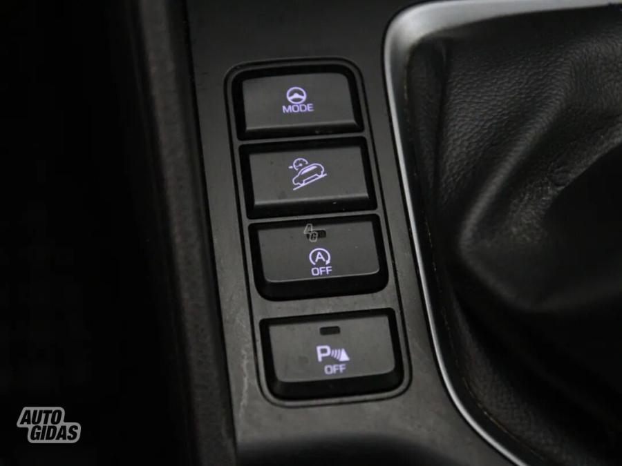 Black Hyundai Tucson 2016 in Vilnius, with an engine capacity of 1.70 L and mileage of 169 thousand km for 12499 €, photo 31 on AUTOMOTO.COM.LV