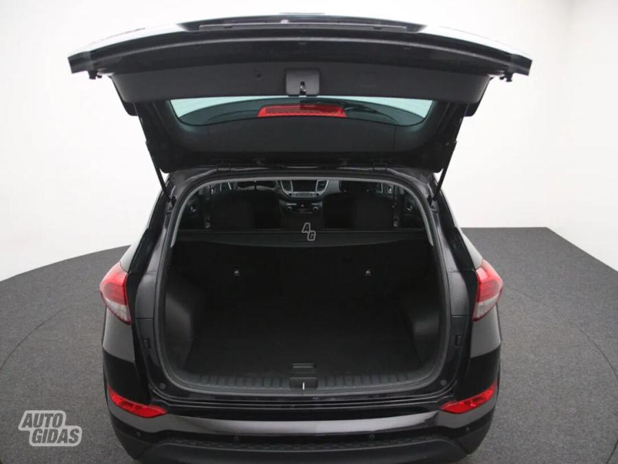 Black Hyundai Tucson 2016 in Vilnius, with an engine capacity of 1.70 L and mileage of 169 thousand km for 12499 €, photo 32 on AUTOMOTO.COM.LV