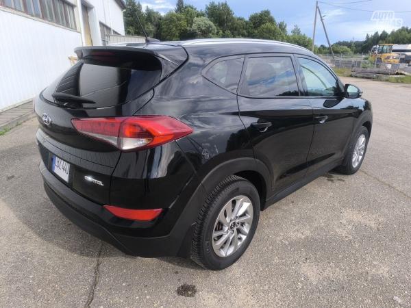 Melns Hyundai Tucson 2016 Radviliškis, ar dzinēja tilpumu 2.00 L un nobraukumu 163 tūkst. km par 10950 €, foto 9 vietnē AUTOMOTO.COM.LV