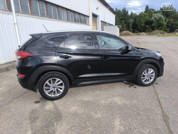 Melns Hyundai Tucson 2016 Radviliškis, ar dzinēja tilpumu 2.00 L un nobraukumu 163 tūkst. km par 10950 €, foto 10 vietnē AUTOMOTO.COM.LV