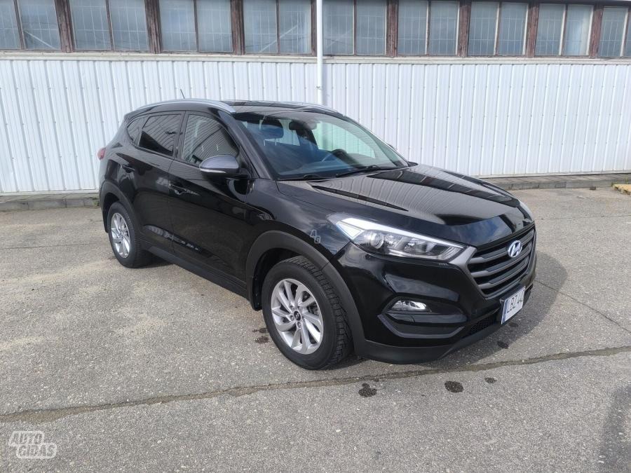 Black Hyundai Tucson 2016 in Radviliskis, with an engine capacity of 2.00 L and mileage of 163 thousand km for 10950 €, photo 12 on AUTOMOTO.COM.LV