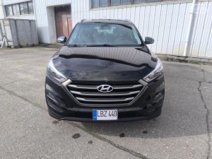 Black Hyundai Tucson 2016 in Radviliskis, with an engine capacity of 2.00 L and mileage of 163 thousand km for 10950 €, photo 15 on AUTOMOTO.COM.LV