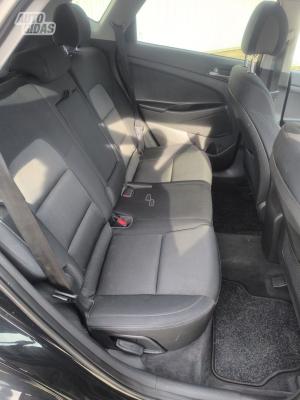 Black Hyundai Tucson 2016 in Radviliskis, with an engine capacity of 2.00 L and mileage of 163 thousand km for 10950 €, photo 17 on AUTOMOTO.COM.LV