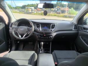 Black Hyundai Tucson 2016 in Radviliskis, with an engine capacity of 2.00 L and mileage of 163 thousand km for 10950 €, photo 19 on AUTOMOTO.COM.LV