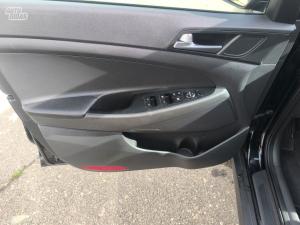 Black Hyundai Tucson 2016 in Radviliskis, with an engine capacity of 2.00 L and mileage of 163 thousand km for 10950 €, photo 23 on AUTOMOTO.COM.LV