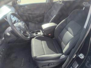 Black Hyundai Tucson 2016 in Radviliskis, with an engine capacity of 2.00 L and mileage of 163 thousand km for 10950 €, photo 24 on AUTOMOTO.COM.LV