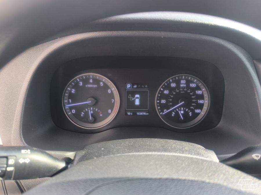 Black Hyundai Tucson 2016 in Radviliskis, with an engine capacity of 2.00 L and mileage of 163 thousand km for 10950 €, photo 26 on AUTOMOTO.COM.LV