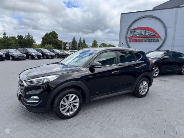 Black Hyundai Tucson 2016 in Telschi, with an engine capacity of 1.69 L and mileage of 203 thousand km for 9800 €, photo 2 on AUTOMOTO.COM.LV