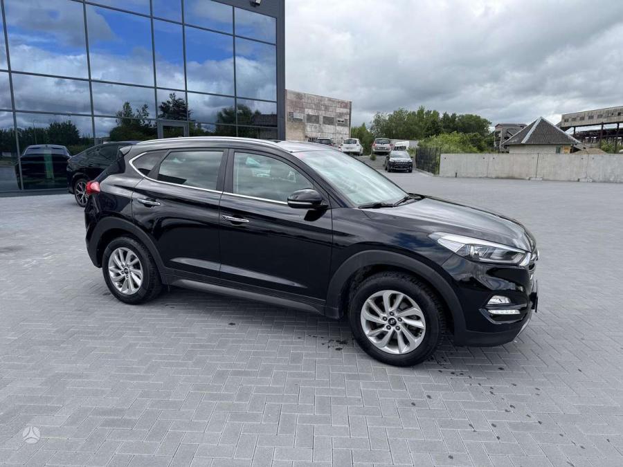 Melns Hyundai Tucson 2016 Telšiai, ar dzinēja tilpumu 1.69 L un nobraukumu 203 tūkst. km par 9800 €, foto 9 vietnē AUTOMOTO.COM.LV