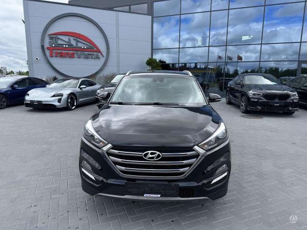 Black Hyundai Tucson 2016 in Telschi, with an engine capacity of 1.69 L and mileage of 203 thousand km for 9800 €, photo 10 on AUTOMOTO.COM.LV