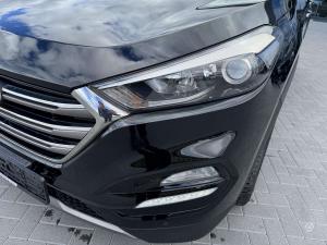 Melns Hyundai Tucson 2016 Telšiai, ar dzinēja tilpumu 1.69 L un nobraukumu 203 tūkst. km par 9800 €, foto 12 vietnē AUTOMOTO.COM.LV