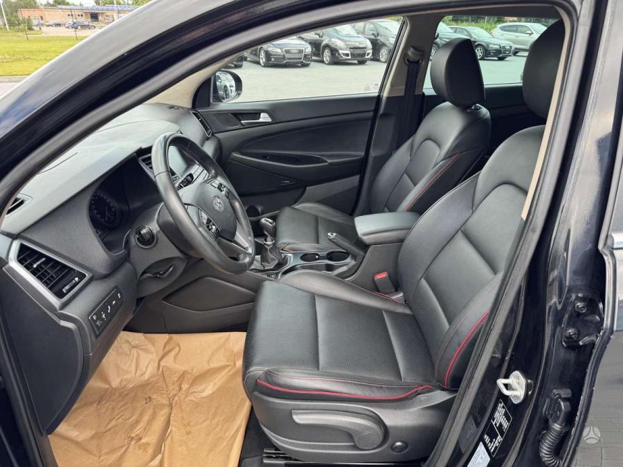 Melns Hyundai Tucson 2016 Telšiai, ar dzinēja tilpumu 1.69 L un nobraukumu 203 tūkst. km par 9800 €, foto 16 vietnē AUTOMOTO.COM.LV