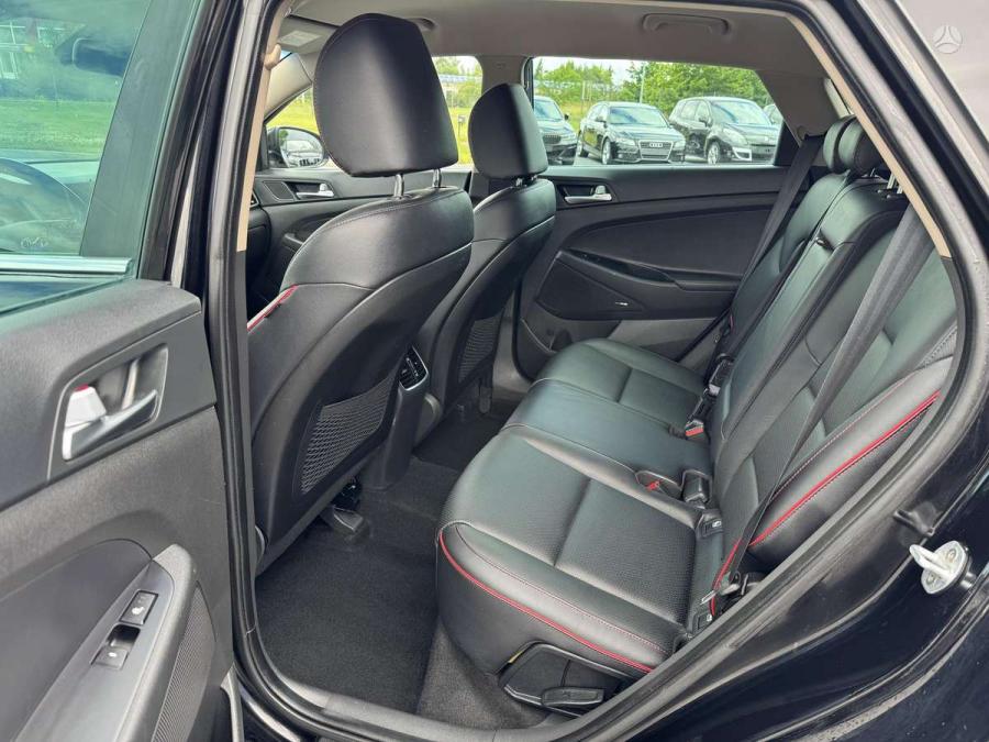 Melns Hyundai Tucson 2016 Telšiai, ar dzinēja tilpumu 1.69 L un nobraukumu 203 tūkst. km par 9800 €, foto 19 vietnē AUTOMOTO.COM.LV