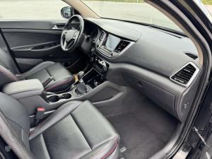 Melns Hyundai Tucson 2016 Telšiai, ar dzinēja tilpumu 1.69 L un nobraukumu 203 tūkst. km par 9800 €, foto 23 vietnē AUTOMOTO.COM.LV