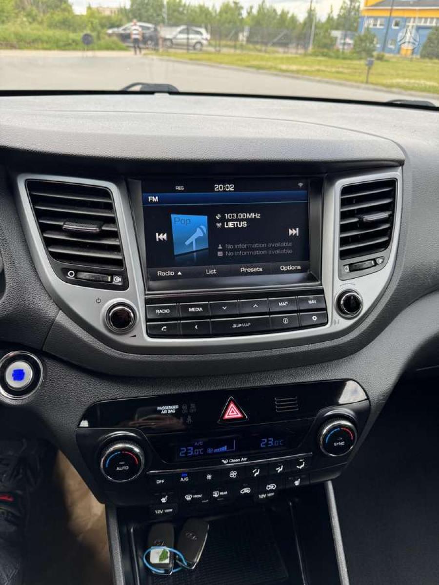 Melns Hyundai Tucson 2016 Telšiai, ar dzinēja tilpumu 1.69 L un nobraukumu 203 tūkst. km par 9800 €, foto 28 vietnē AUTOMOTO.COM.LV