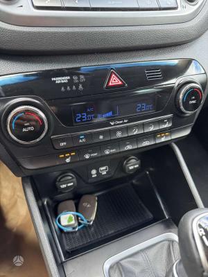 Melns Hyundai Tucson 2016 Telšiai, ar dzinēja tilpumu 1.69 L un nobraukumu 203 tūkst. km par 9800 €, foto 30 vietnē AUTOMOTO.COM.LV