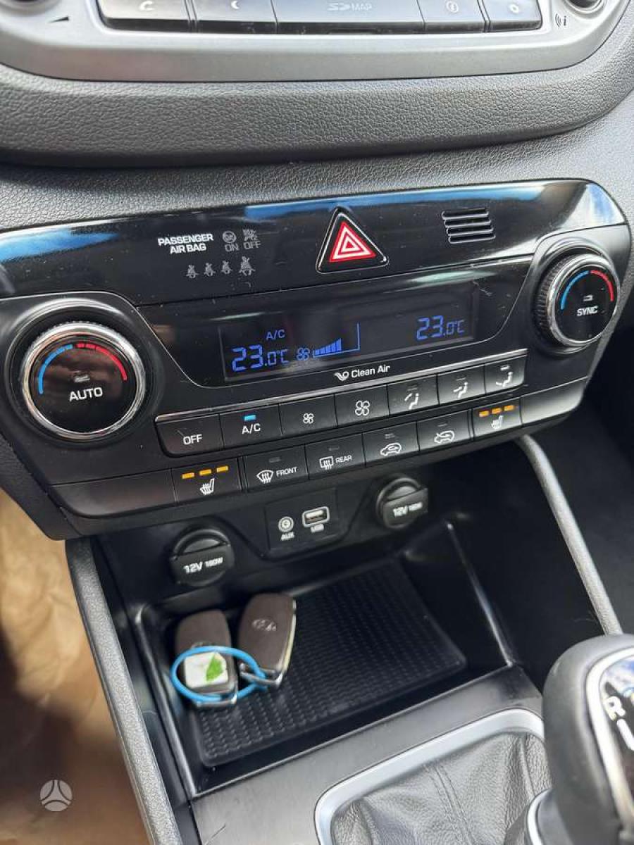 Melns Hyundai Tucson 2016 Telšiai, ar dzinēja tilpumu 1.69 L un nobraukumu 203 tūkst. km par 9800 €, foto 30 vietnē AUTOMOTO.COM.LV